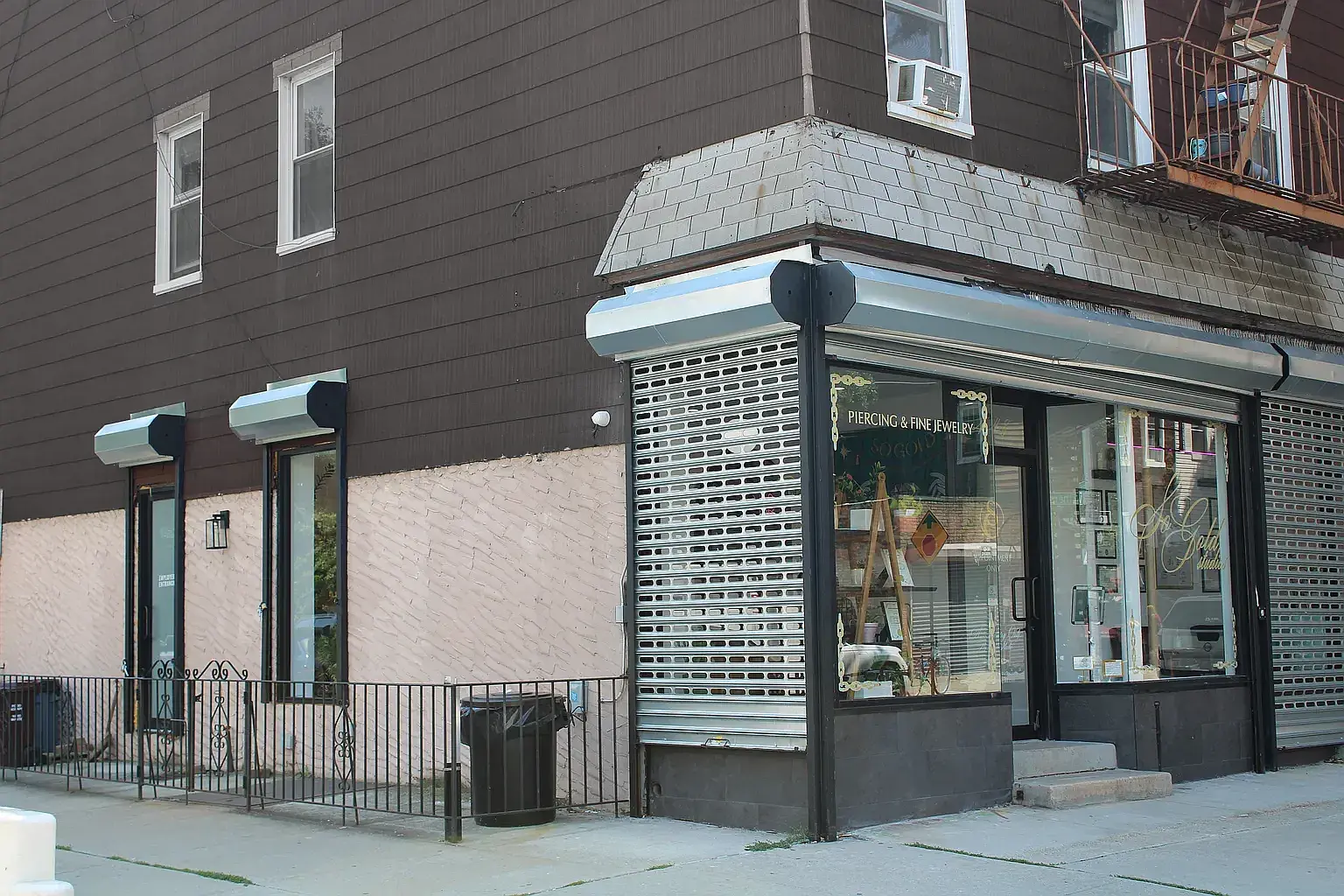 So Gold Studios Leases 1,200 SF Storefront at 448 Humboldt Street in ...